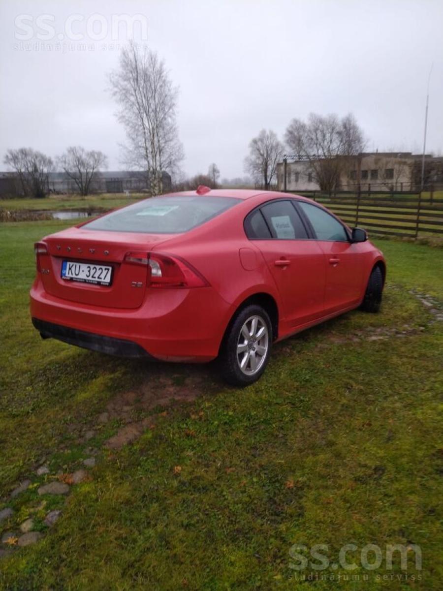 Sarkans Volvo S60 2012 Madona, ar dzinēja tilpumu 1.60 L un nobraukumu 290 tūkst. km par 3300 €, foto 1 vietnē AUTOMOTO.COM.LV