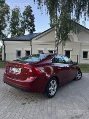 Red Volvo S60 2012 in Riga, with an engine capacity of 2.00 L and mileage of 260 thousand km for 4300 €, photo 4 on AUTOMOTO.COM.LV