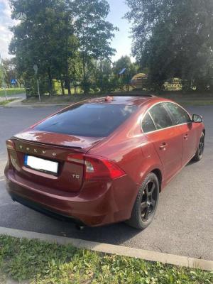 Sarkans Volvo S60 2012 Viļņa, ar dzinēja tilpumu 2.52 L un nobraukumu 298 tūkst. km par 5950 €, foto 5 vietnē AUTOMOTO.COM.LV