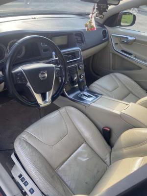 Sarkans Volvo S60 2012 Viļņa, ar dzinēja tilpumu 2.52 L un nobraukumu 298 tūkst. km par 5950 €, foto 8 vietnē AUTOMOTO.COM.LV
