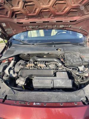 Sarkans Volvo S60 2012 Viļņa, ar dzinēja tilpumu 2.52 L un nobraukumu 298 tūkst. km par 5950 €, foto 10 vietnē AUTOMOTO.COM.LV