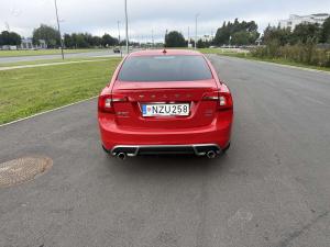 Red Volvo S60 2012 in Kaunas, with an engine capacity of 2.40 L and mileage of 215 thousand km for 5300 €, photo 6 on AUTOMOTO.COM.LV