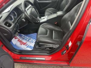 Red Volvo S60 2012 in Kaunas, with an engine capacity of 2.40 L and mileage of 215 thousand km for 5300 €, photo 8 on AUTOMOTO.COM.LV