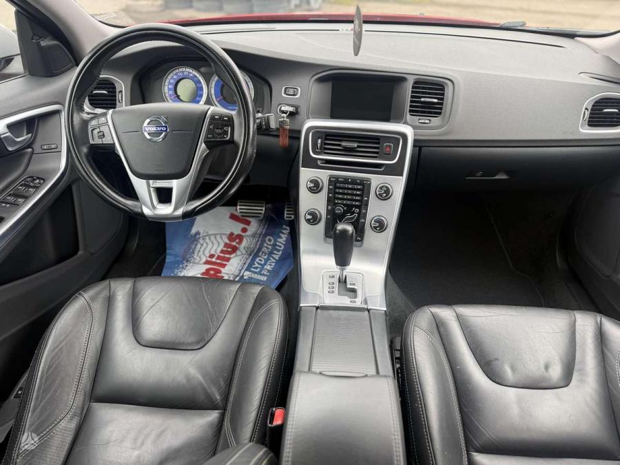 Red Volvo S60 2012 in Kaunas, with an engine capacity of 2.40 L and mileage of 215 thousand km for 5300 €, photo 9 on AUTOMOTO.COM.LV