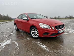 Red Volvo S60 2013 in Riga, with an engine capacity of 1.60 L and mileage of 236 thousand km for 6000 €, photo 3 on AUTOMOTO.COM.LV