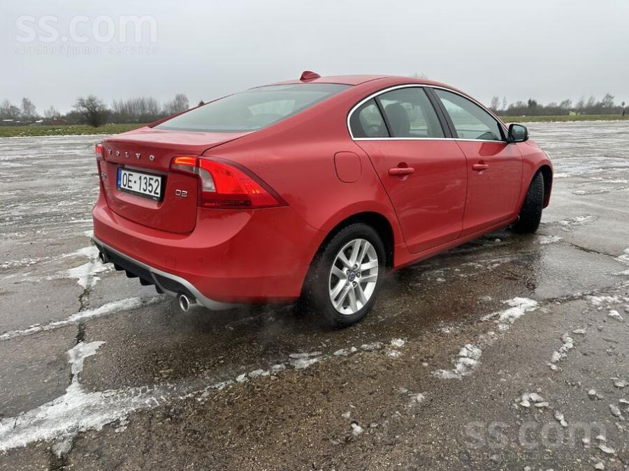 Red Volvo S60 2013 in Riga, with an engine capacity of 1.60 L and mileage of 236 thousand km for 6000 €, photo 4 on AUTOMOTO.COM.LV