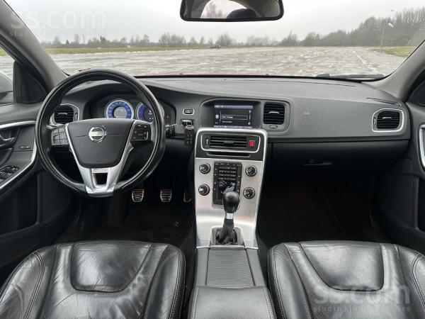 Sarkans Volvo S60 2013 Rīga, ar dzinēja tilpumu 1.60 L un nobraukumu 236 tūkst. km par 6100 €, foto 5 vietnē AUTOMOTO.COM.LV