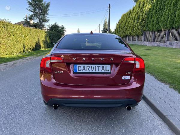 Red Volvo S60 2013 in Vilnius, with an engine capacity of 2.50 L and mileage of 102 thousand km for 3999 €, photo 6 on AUTOMOTO.COM.LV