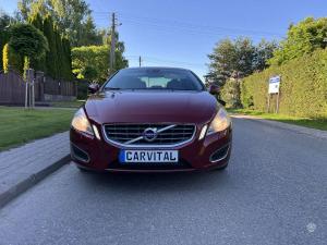 Red Volvo S60 2013 in Vilnius, with an engine capacity of 2.50 L and mileage of 102 thousand km for 3999 €, photo 8 on AUTOMOTO.COM.LV