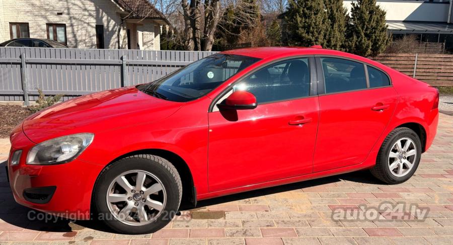 Red Volvo S60 2014 in Tallinn, with an engine capacity of 1.60 L and mileage of 89 thousand km for 11000 €, photo 1 on AUTOMOTO.COM.LV