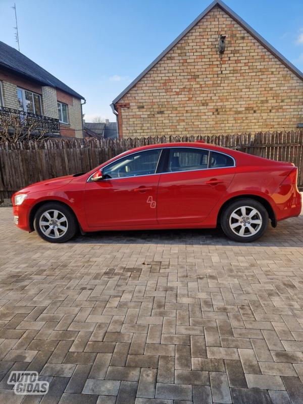 Red Volvo S60 2014 in Joniskis, with an engine capacity of 2.00 L and mileage of 276 thousand km for 7000 €, photo 4 on AUTOMOTO.COM.LV