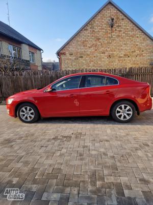 Sarkans Volvo S60 2014 Joniškis, ar dzinēja tilpumu 2.00 L un nobraukumu 276 tūkst. km par 7000 €, foto 5 vietnē AUTOMOTO.COM.LV