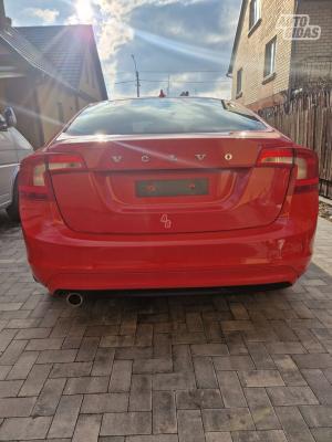 Sarkans Volvo S60 2014 Joniškis, ar dzinēja tilpumu 2.00 L un nobraukumu 276 tūkst. km par 7000 €, foto 8 vietnē AUTOMOTO.COM.LV