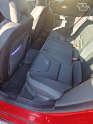 Sarkans Volvo S60 2014 Joniškis, ar dzinēja tilpumu 2.00 L un nobraukumu 276 tūkst. km par 7000 €, foto 14 vietnē AUTOMOTO.COM.LV