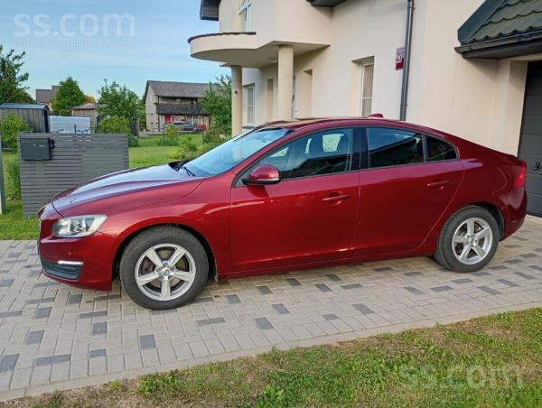 Sarkans Volvo S60 2014 Talsi, ar dzinēja tilpumu 2.00 L un nobraukumu 212 tūkst. km par 6300 €, foto 4 vietnē AUTOMOTO.COM.LV