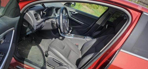 Sarkans Volvo S60 2014 Anykščiai, ar dzinēja tilpumu 1.56 L un nobraukumu 236 tūkst. km par 3900 €, foto 8 vietnē AUTOMOTO.COM.LV