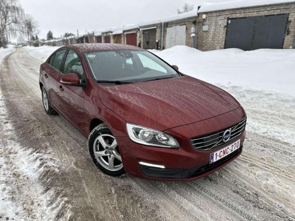 Red Volvo S60 2015 in Utena, with an engine capacity of 1.98 L and mileage of 282 thousand km for 6250 €, photo 1 on AUTOMOTO.COM.LV