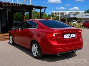 Red Volvo S60 2015 in Riga, with an engine capacity of 2.00 L and mileage of 275 thousand km for 7790 €, photo 6 on AUTOMOTO.COM.LV