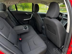 Red Volvo S60 2015 in Riga, with an engine capacity of 2.00 L and mileage of 275 thousand km for 7790 €, photo 8 on AUTOMOTO.COM.LV