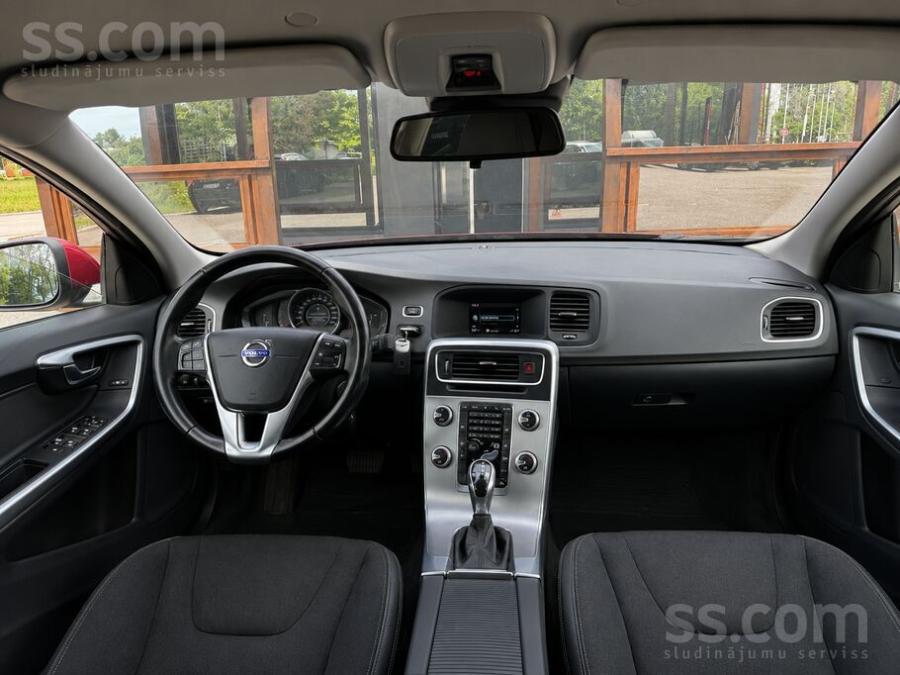 Red Volvo S60 2015 in Riga, with an engine capacity of 2.00 L and mileage of 275 thousand km for 7790 €, photo 9 on AUTOMOTO.COM.LV