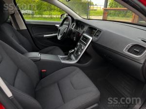 Red Volvo S60 2015 in Riga, with an engine capacity of 2.00 L and mileage of 275 thousand km for 7790 €, photo 10 on AUTOMOTO.COM.LV