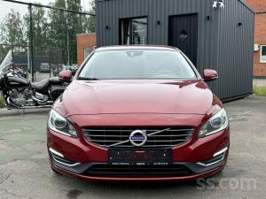 Sarkans Volvo S60 2015 Rīga, ar dzinēja tilpumu 2.00 L un nobraukumu 275 tūkst. km par 7790 €, foto 3 vietnē AUTOMOTO.COM.LV