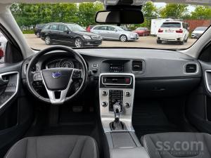 Sarkans Volvo S60 2015 Rīga, ar dzinēja tilpumu 2.00 L un nobraukumu 275 tūkst. km par 7790 €, foto 10 vietnē AUTOMOTO.COM.LV