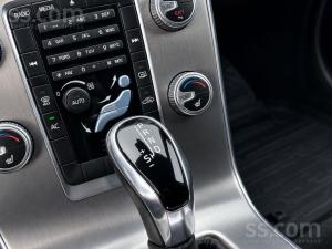 Sarkans Volvo S60 2015 Rīga, ar dzinēja tilpumu 2.00 L un nobraukumu 275 tūkst. km par 7790 €, foto 16 vietnē AUTOMOTO.COM.LV