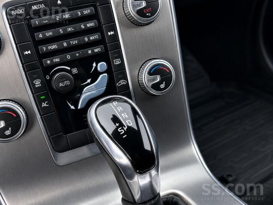 Sarkans Volvo S60 2015 Rīga, ar dzinēja tilpumu 2.00 L un nobraukumu 275 tūkst. km par 7790 €, foto 16 vietnē AUTOMOTO.COM.LV