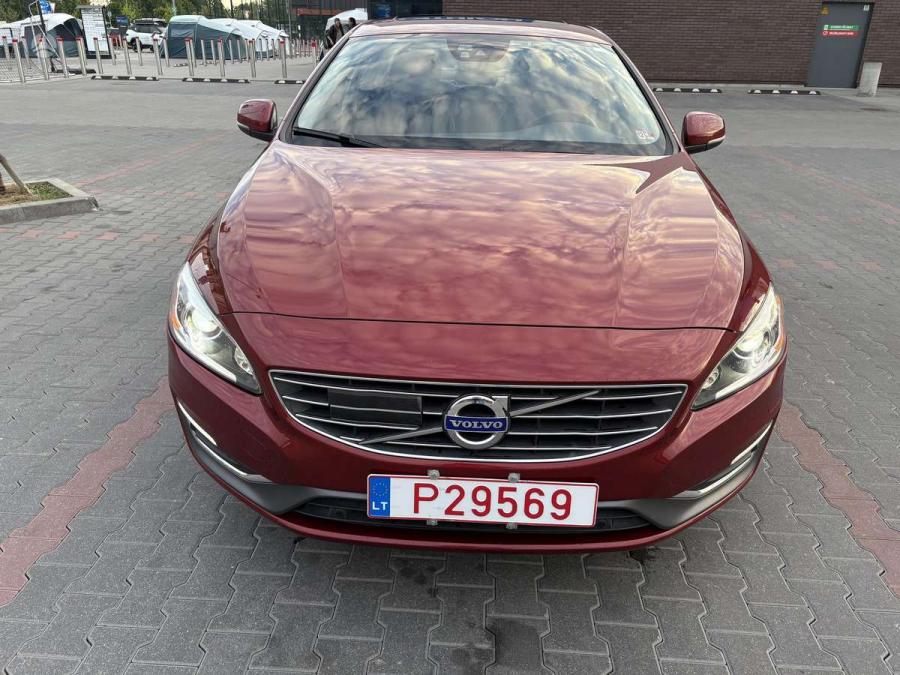 Red Volvo S60 2016 in Klaipeda, with an engine capacity of 1.97 L and mileage of 85 thousand km for 11900 €, photo 1 on AUTOMOTO.COM.LV