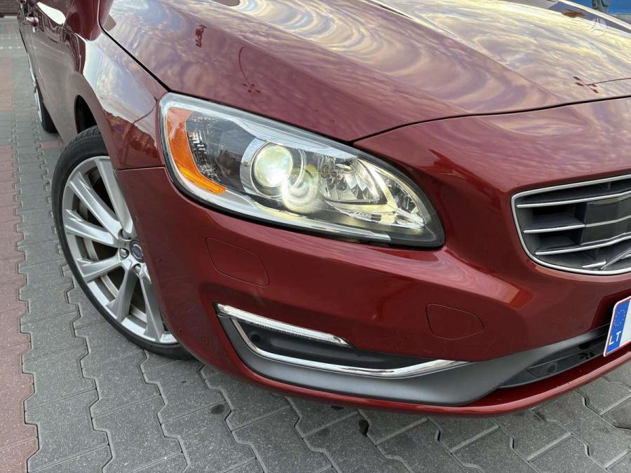 Red Volvo S60 2016 in Klaipeda, with an engine capacity of 1.97 L and mileage of 85 thousand km for 11900 €, photo 3 on AUTOMOTO.COM.LV