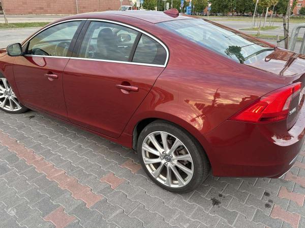 Sarkans Volvo S60 2016 Klaipėda, ar dzinēja tilpumu 1.97 L un nobraukumu 85 tūkst. km par 11900 €, foto 4 vietnē AUTOMOTO.COM.LV