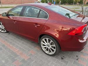 Red Volvo S60 2016 in Klaipeda, with an engine capacity of 1.97 L and mileage of 85 thousand km for 11900 €, photo 5 on AUTOMOTO.COM.LV