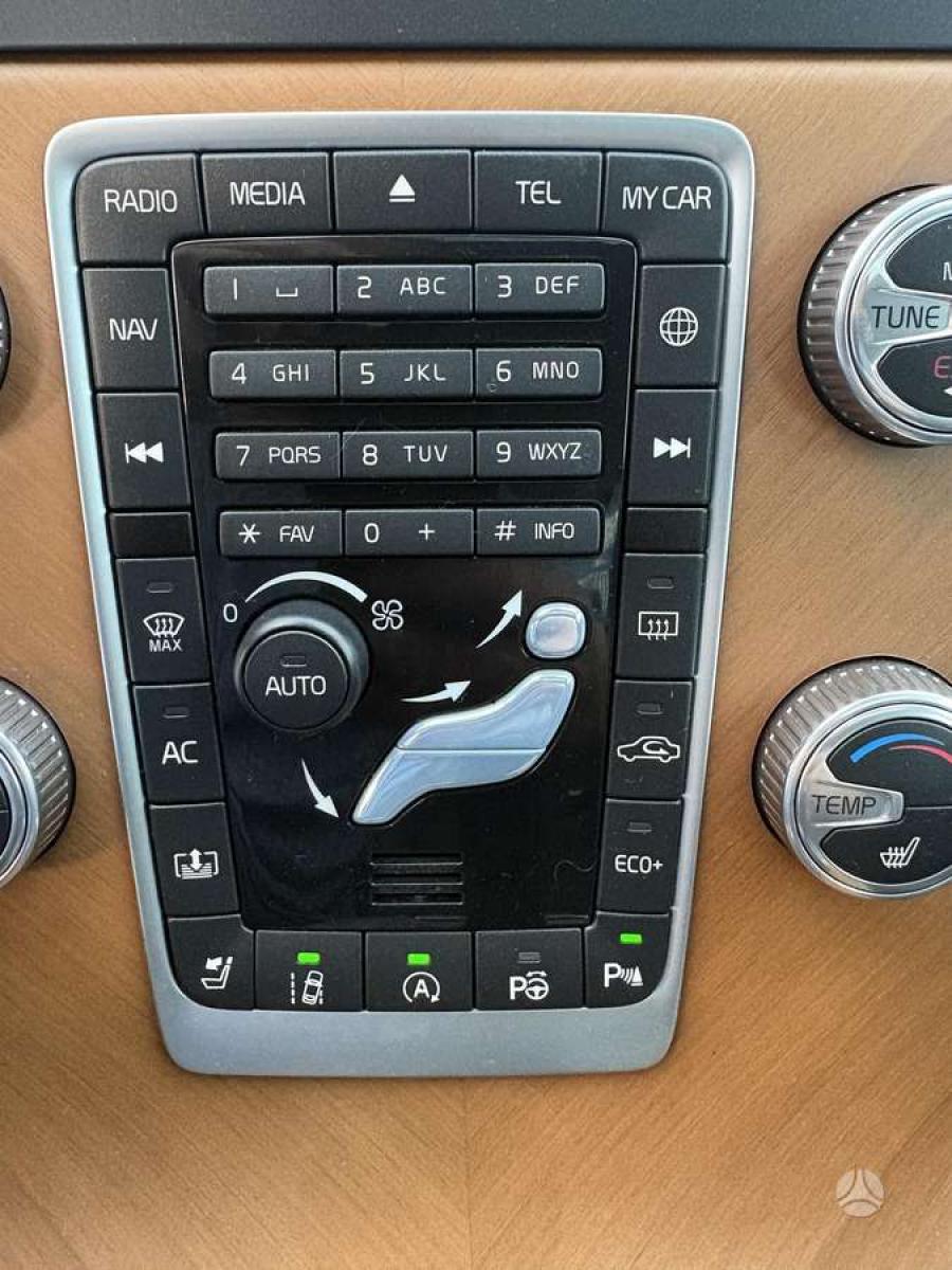 Red Volvo S60 2016 in Klaipeda, with an engine capacity of 1.97 L and mileage of 85 thousand km for 11900 €, photo 8 on AUTOMOTO.COM.LV