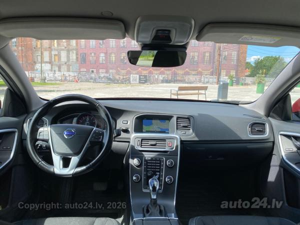 Red Volvo S60 2016 in Tallinn, with an engine capacity of 1.50 L and mileage of 145 thousand km for 11000 €, photo 8 on AUTOMOTO.COM.LV