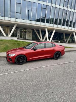 Sarkans Volvo S60 2019 Viļņa, ar dzinēja tilpumu 1.97 L un nobraukumu 137 tūkst. km par 19000 €, foto 3 vietnē AUTOMOTO.COM.LV