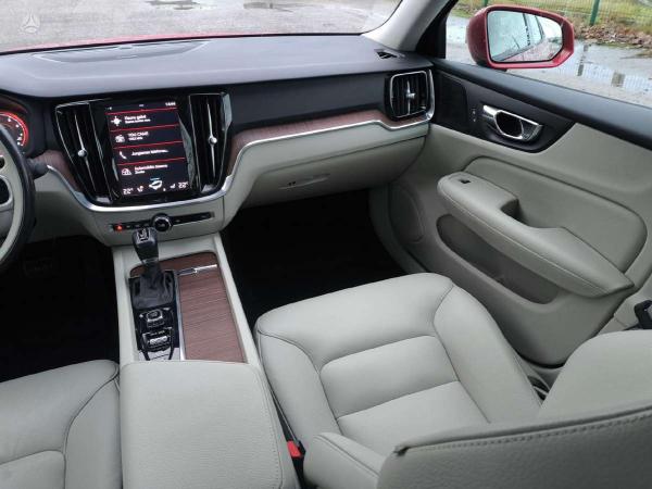 Red Volvo S60 2020 in Siauliai, with an engine capacity of 2.00 L and mileage of 234 thousand km for 16200 €, photo 11 on AUTOMOTO.COM.LV