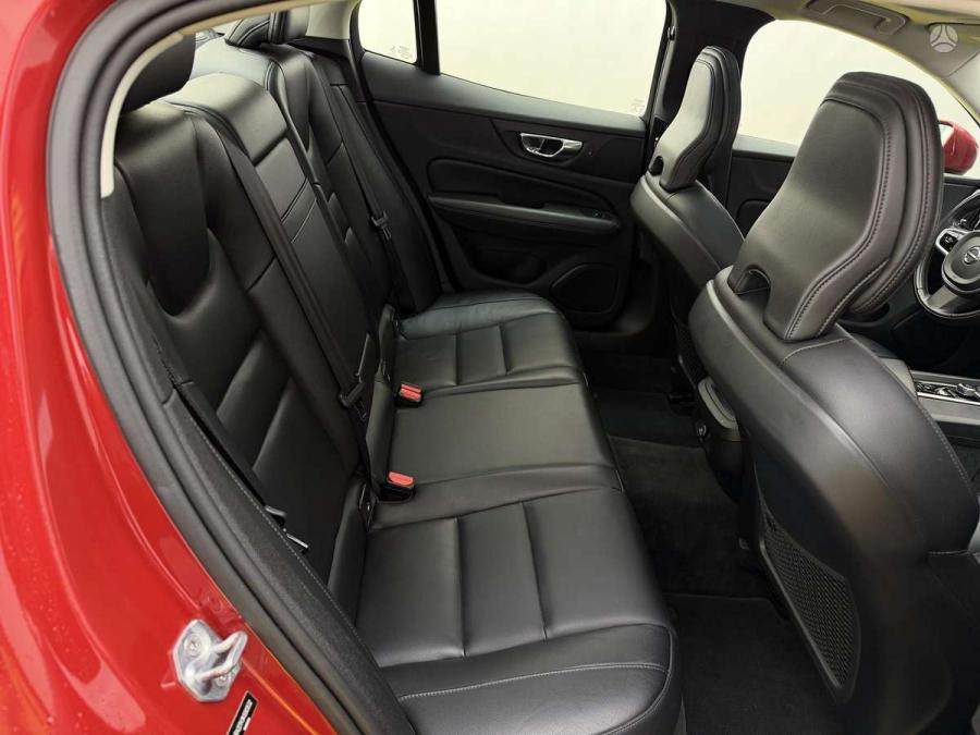 Red Volvo S60 2020 in Vilnius, with an engine capacity of 1.97 L and mileage of 82 thousand km for 20150 €, photo 12 on AUTOMOTO.COM.LV