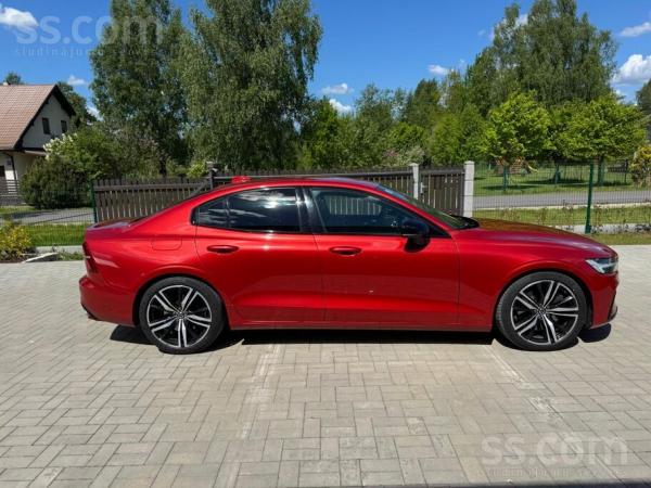 Red Volvo S60 2020 in Jelgava, with an engine capacity of 2.00 L and mileage of 83 thousand km for 23500 €, photo 3 on AUTOMOTO.COM.LV