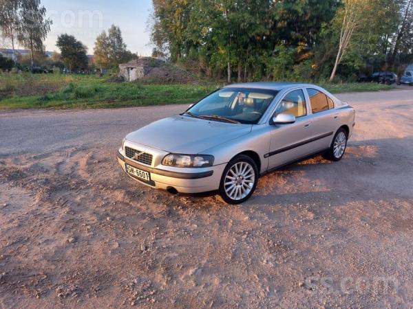 Volvo S60 2001 in Riga, with an engine capacity of 2.40 L and mileage of 440 thousand km for 1100 €, photo 3 on AUTOMOTO.COM.LV