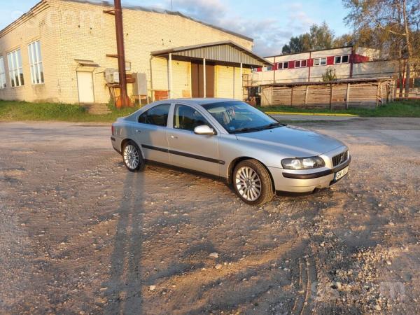 Volvo S60 2001 in Riga, with an engine capacity of 2.40 L and mileage of 440 thousand km for 1100 €, photo 6 on AUTOMOTO.COM.LV