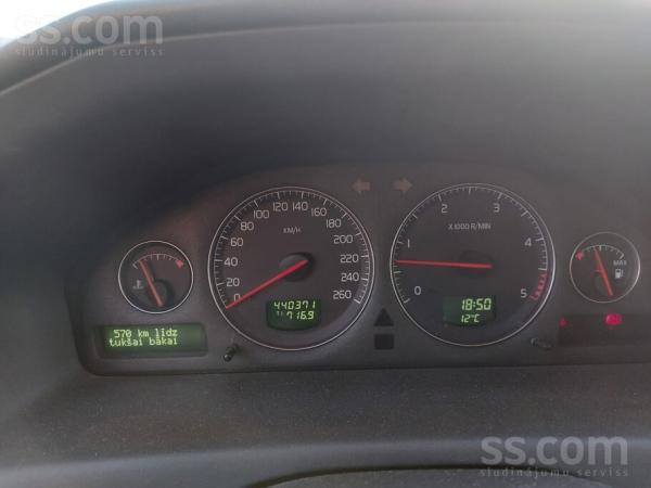 Volvo S60 2001 in Riga, with an engine capacity of 2.40 L and mileage of 440 thousand km for 1100 €, photo 7 on AUTOMOTO.COM.LV
