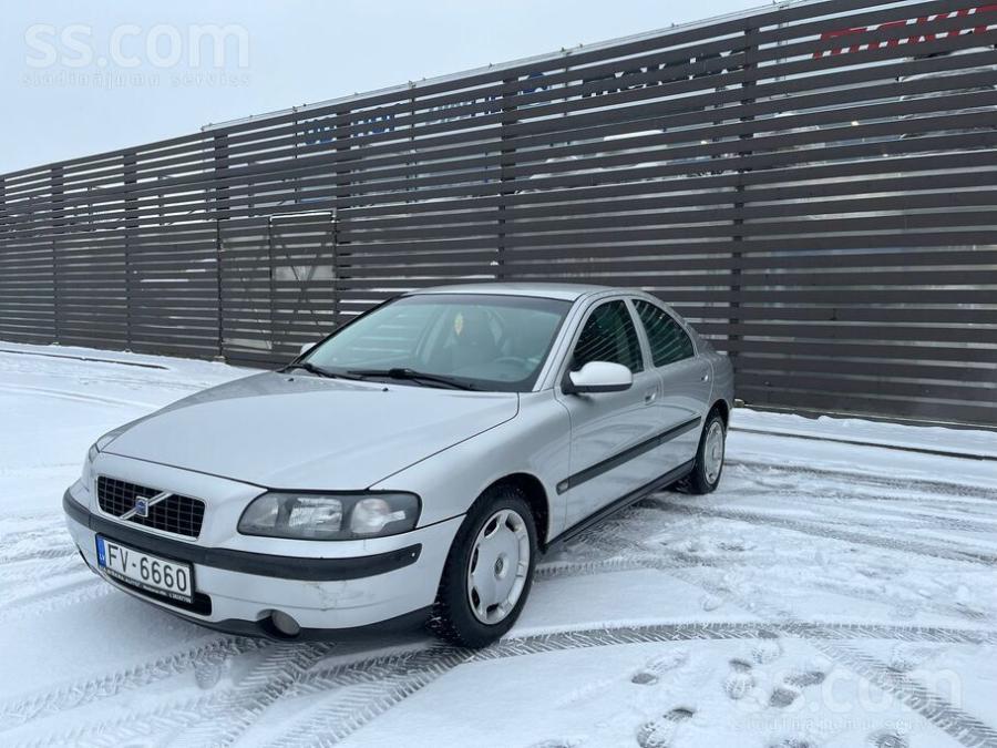 Volvo S60 2001 in Riga, with an engine capacity of 2.40 L and mileage of 311 thousand km for 1800 €, photo 1 on AUTOMOTO.COM.LV