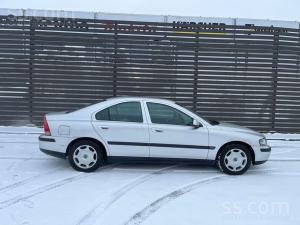Volvo S60 2001 in Riga, with an engine capacity of 2.40 L and mileage of 311 thousand km for 1800 €, photo 3 on AUTOMOTO.COM.LV