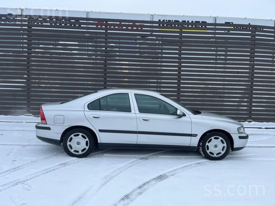 Volvo S60 2001 in Riga, with an engine capacity of 2.40 L and mileage of 311 thousand km for 1800 €, photo 3 on AUTOMOTO.COM.LV