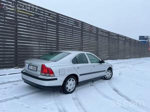 Volvo S60 2001 in Riga, with an engine capacity of 2.40 L and mileage of 311 thousand km for 1800 €, photo 5 on AUTOMOTO.COM.LV