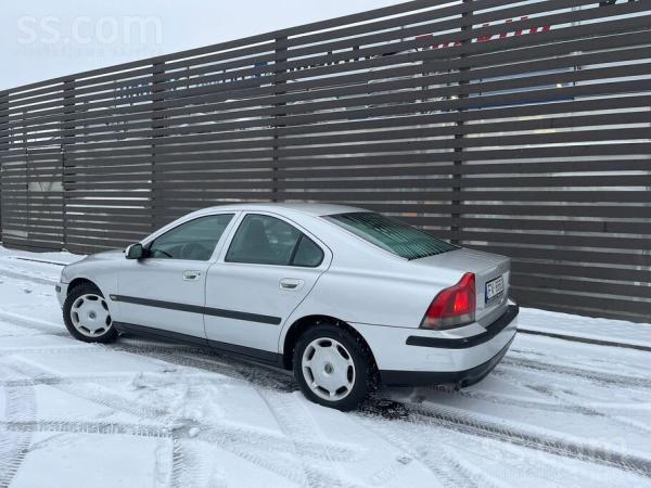 Volvo S60 2001 in Riga, with an engine capacity of 2.40 L and mileage of 311 thousand km for 1800 €, photo 6 on AUTOMOTO.COM.LV