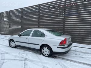Volvo S60 2001 in Riga, with an engine capacity of 2.40 L and mileage of 311 thousand km for 1800 €, photo 6 on AUTOMOTO.COM.LV