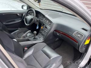 Volvo S60 2001 in Riga, with an engine capacity of 2.40 L and mileage of 311 thousand km for 1800 €, photo 8 on AUTOMOTO.COM.LV