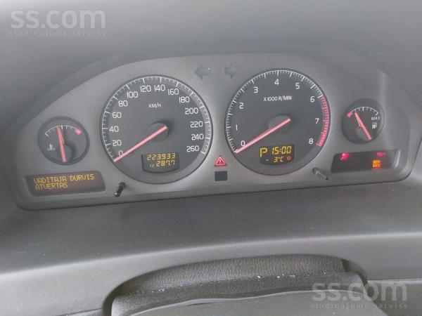 Volvo S60 2001 in Jelgava, with an engine capacity of 2.40 L and mileage of 224 thousand km for 2000 €, photo 1 on AUTOMOTO.COM.LV